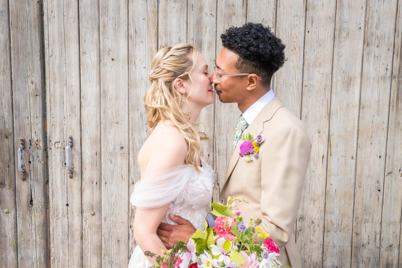 Ultimate Guide to Posed Wedding Portrait Photography - Wedding Tips